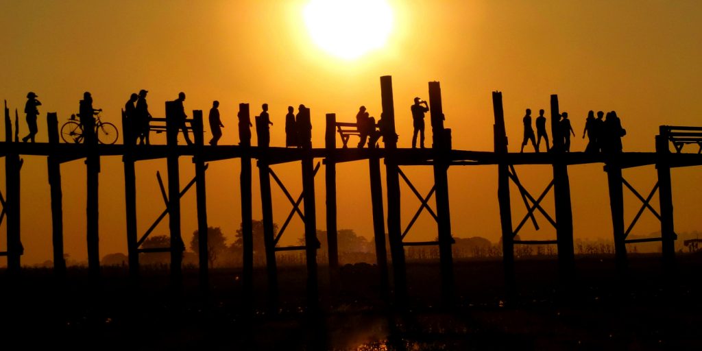 The 30 Coolest Bridges In The World - RoughMaps