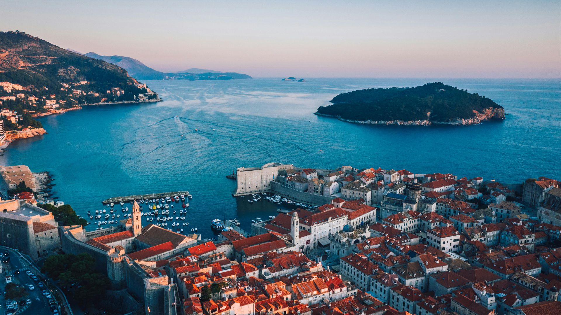 20 Mesmerizing Seaside Cities You Must Visit At Least Once - RoughMaps