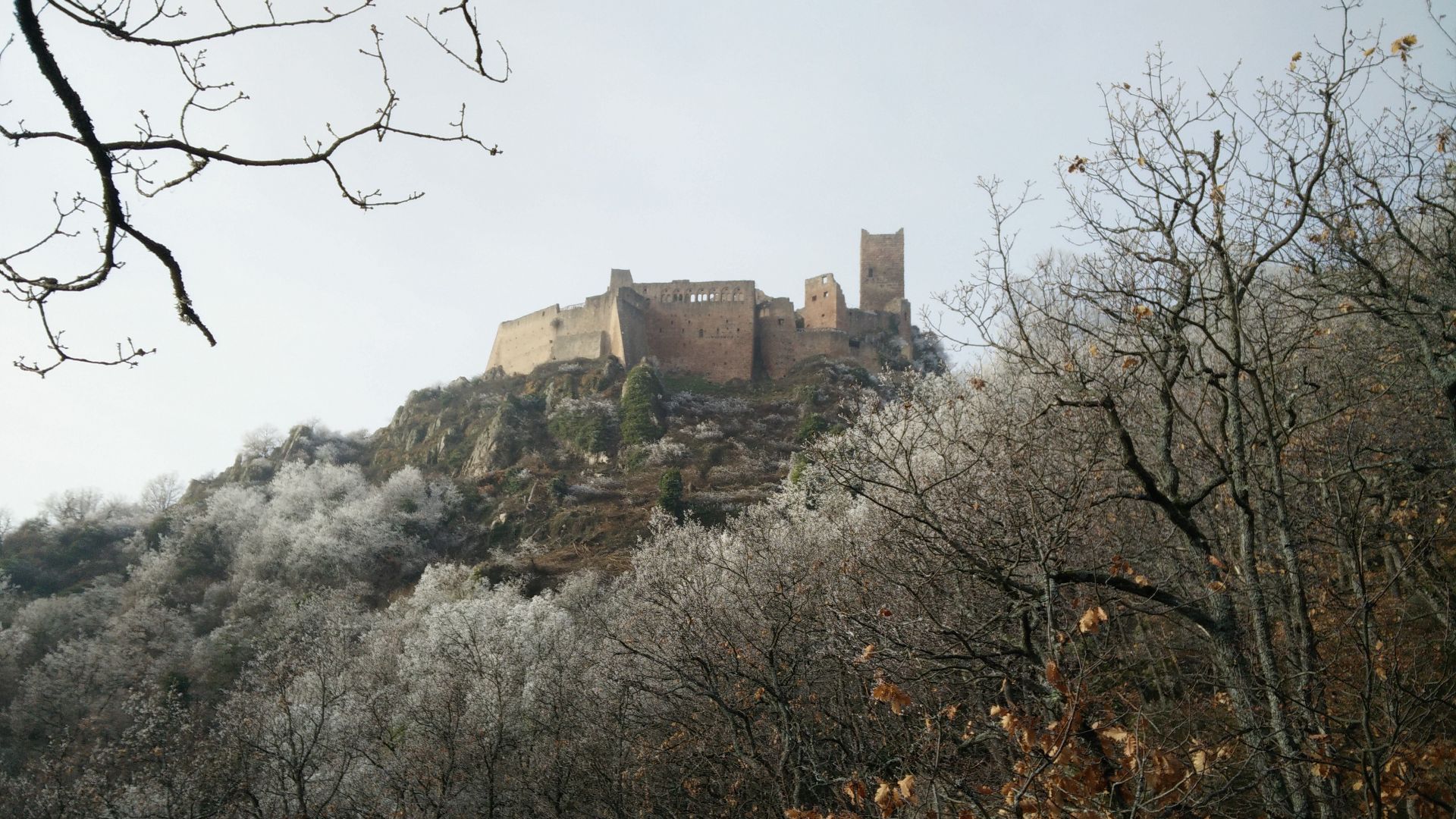 40 Abandoned Castles From Around The World - RoughMaps
