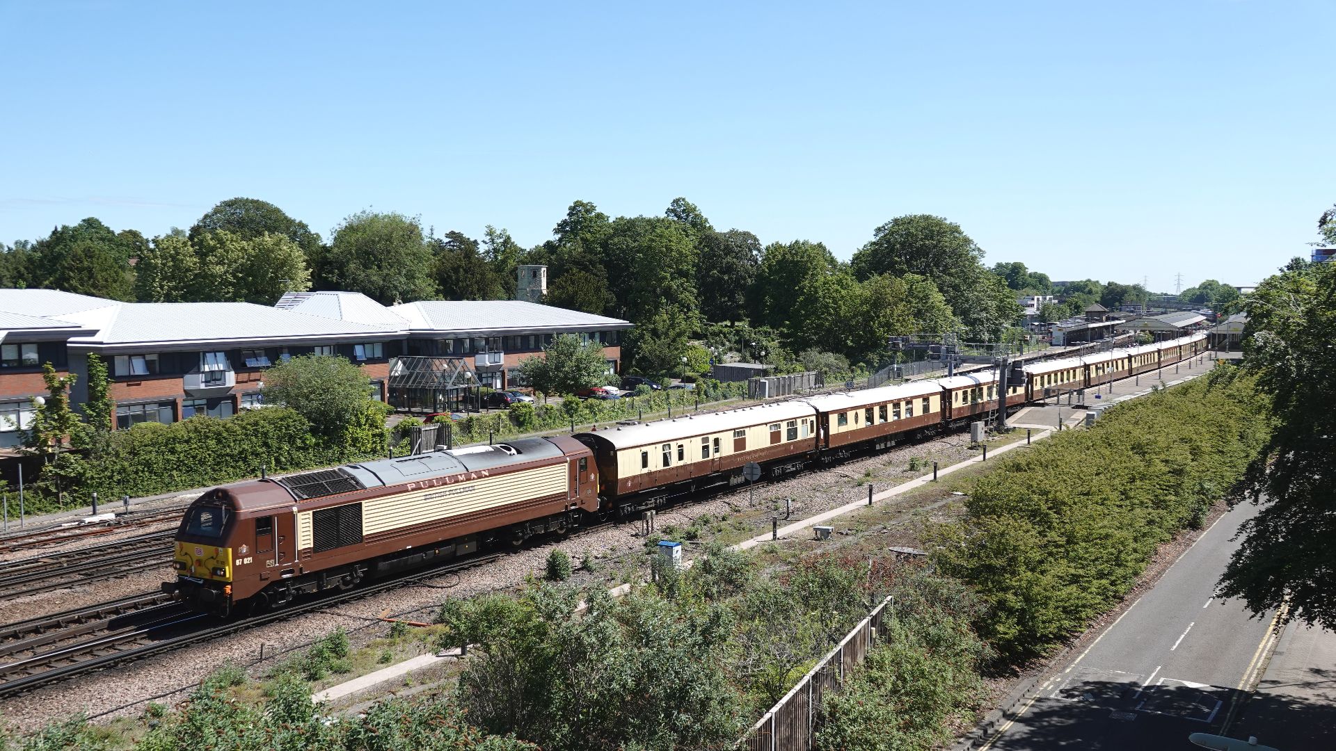 20 Epic Train Journeys Worth Saving For - RoughMaps