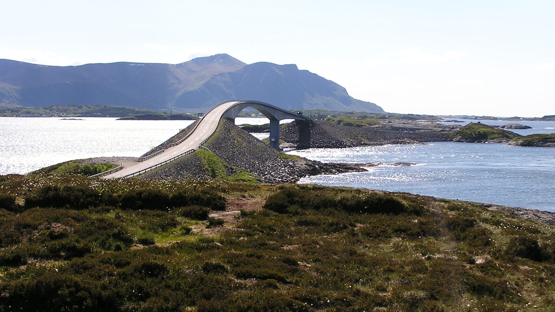 The 30 Coolest Bridges In The World - RoughMaps