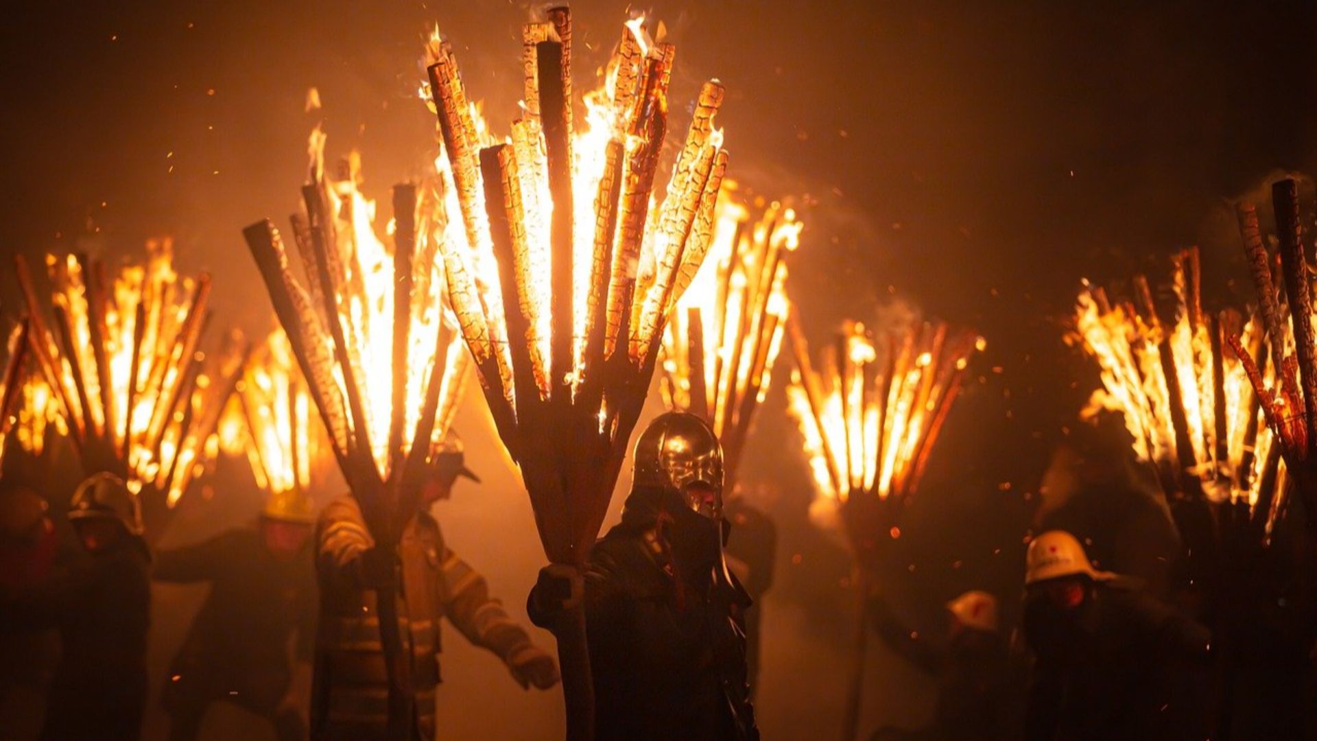 50 Unique Customs And Traditions From Around The World That Make No ...