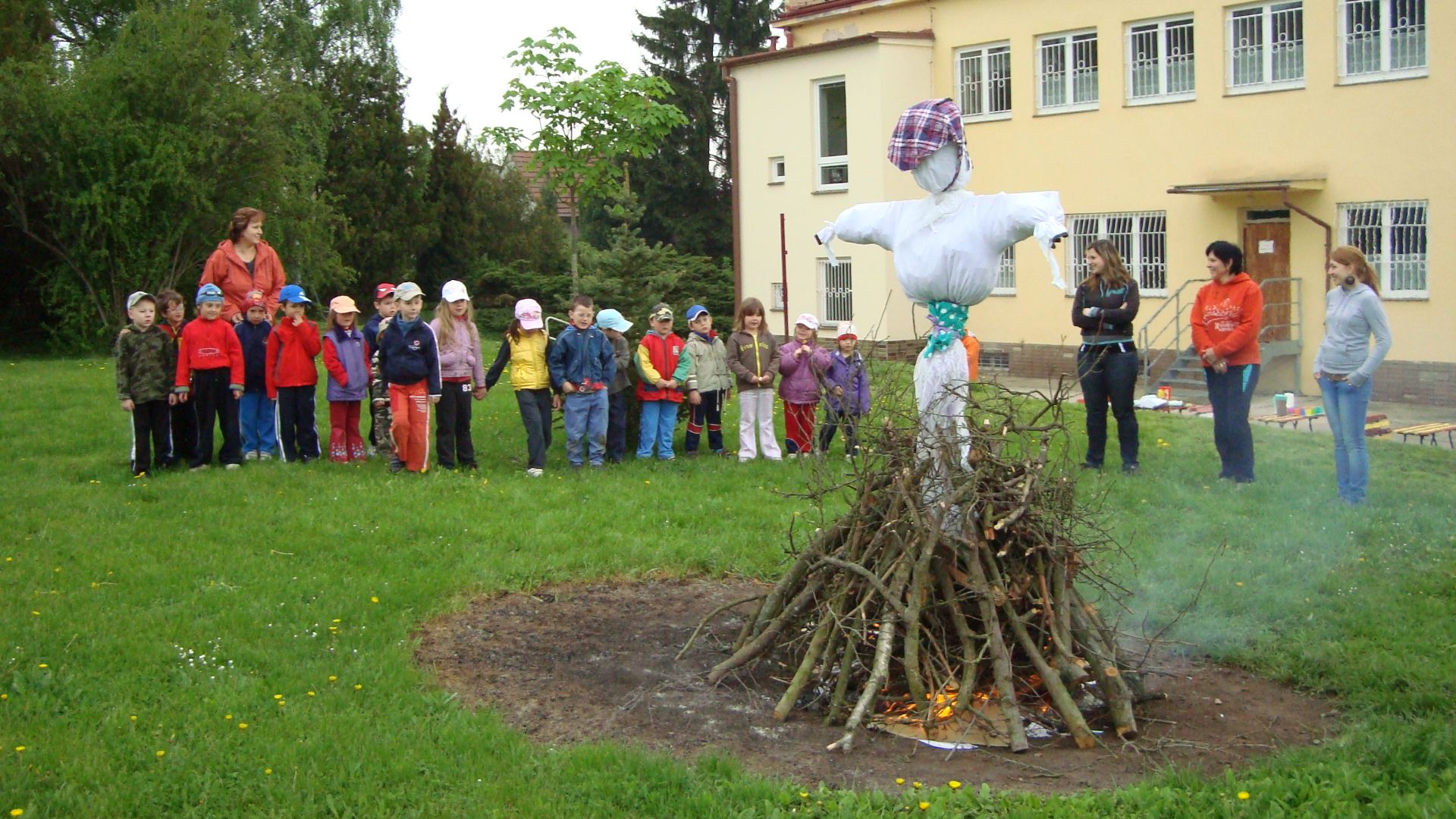 50 Unique Customs And Traditions From Around The World That Make No ...