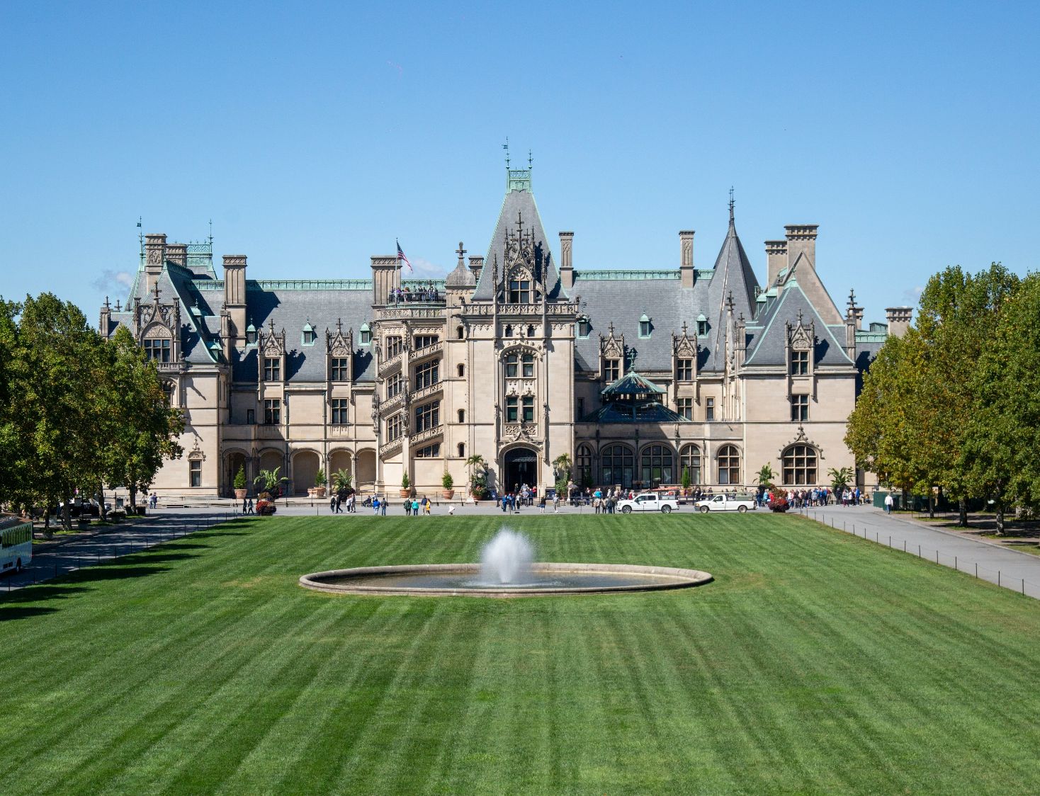 Take A Peak Inside The Biltmore Estate, America's Largest Home - RoughMaps