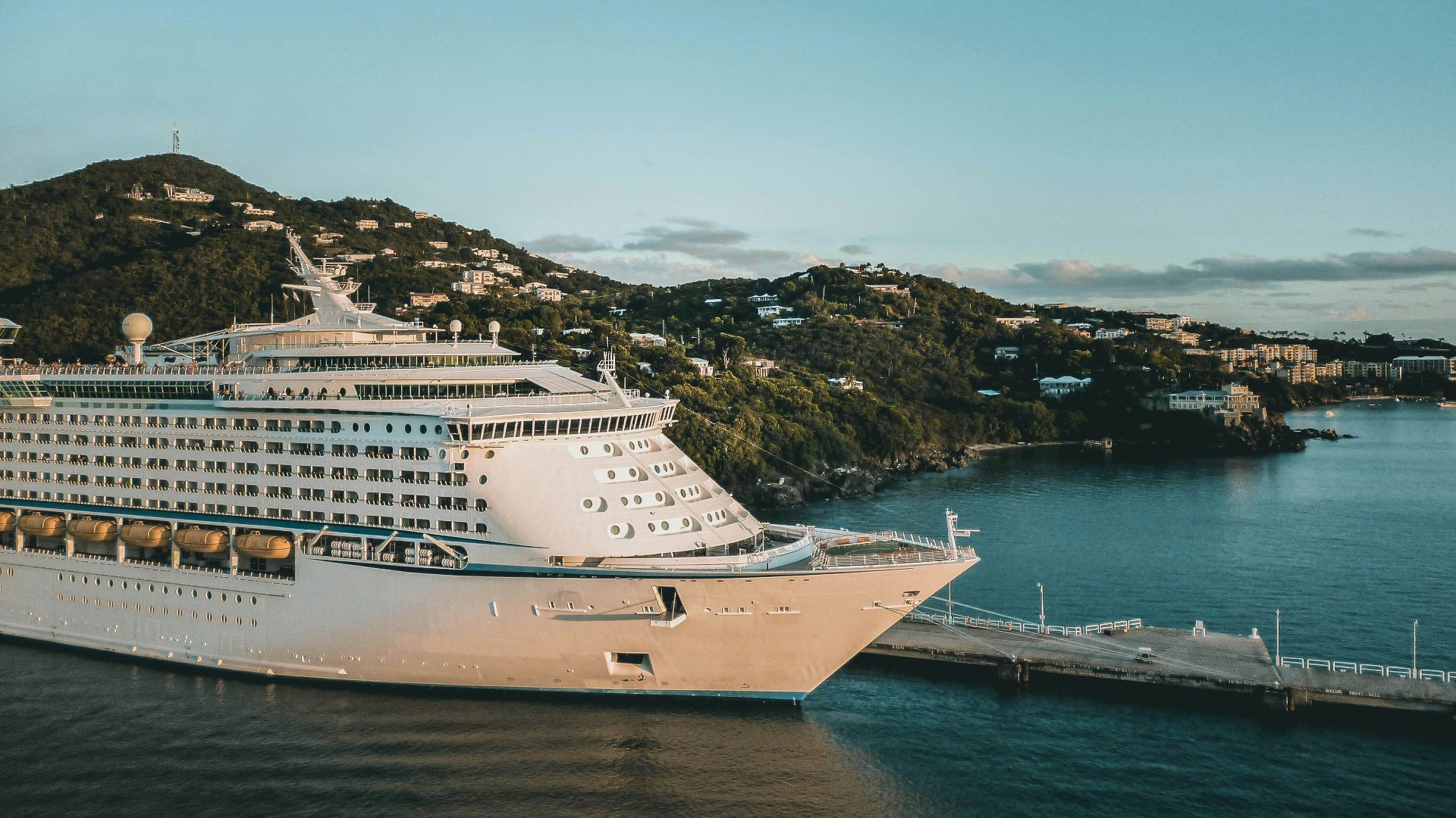 10 Reasons Why You Should Choose Cruise Over Air Travel & Vice Versa ...