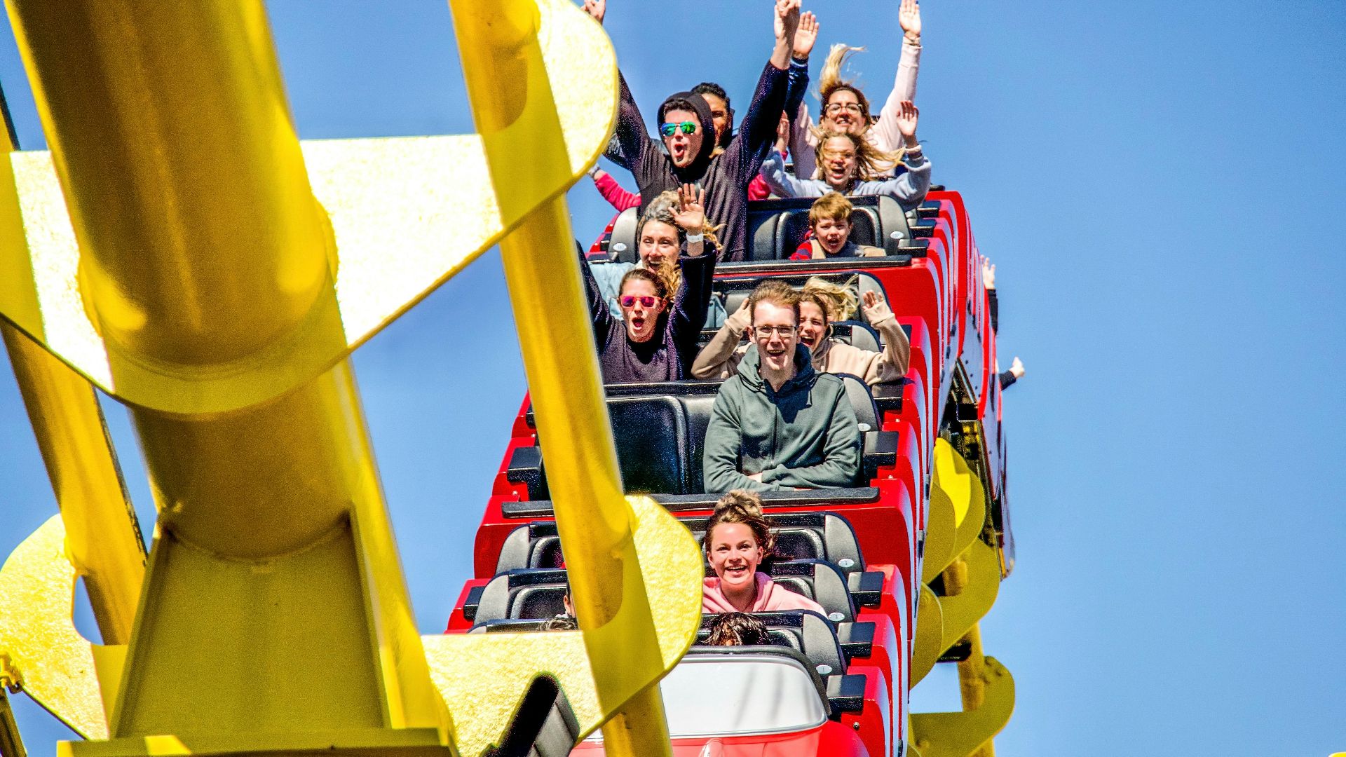 10 Reasons People Love Theme Park Vacations & 10 That Might Make You ...