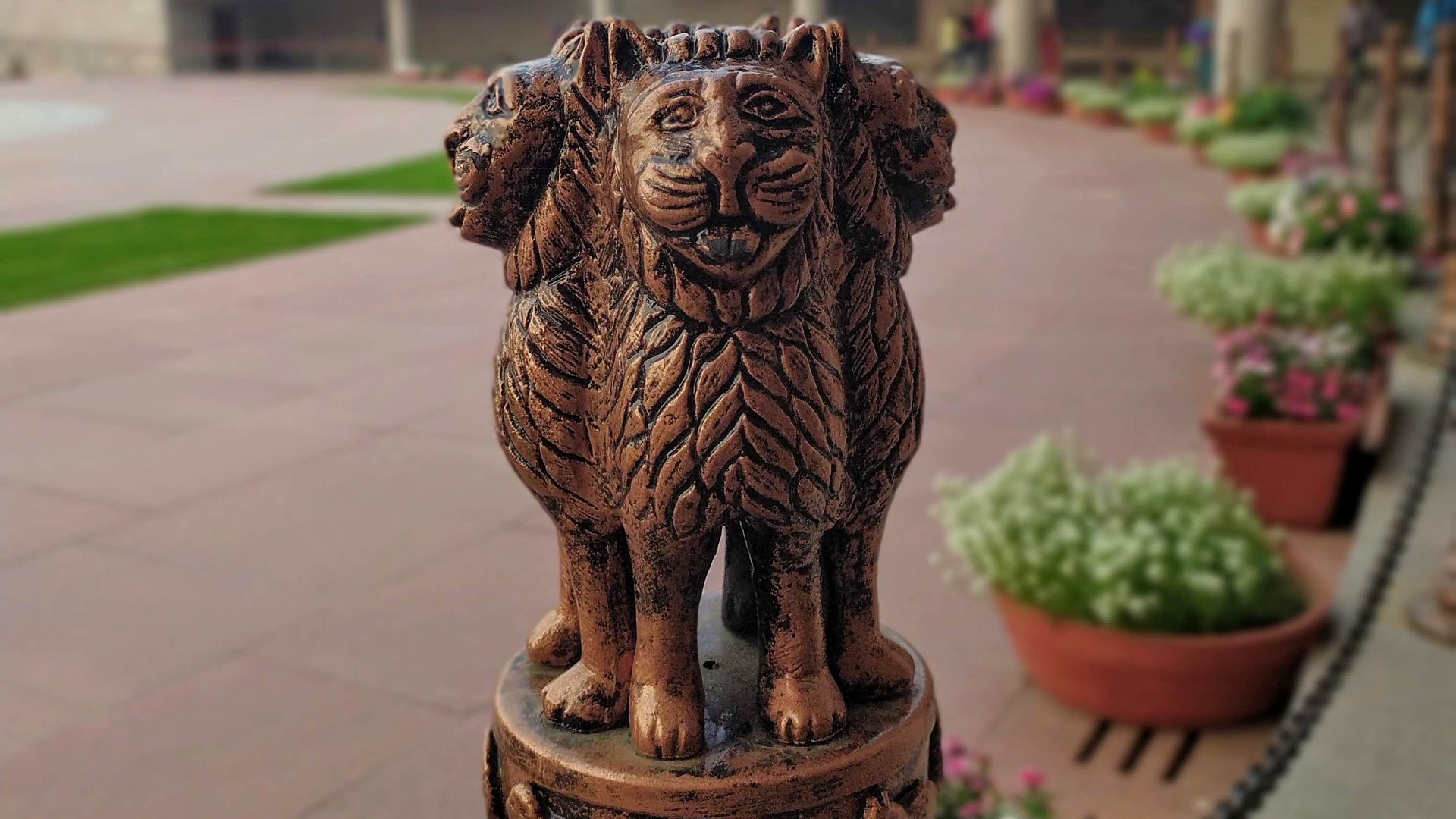 20 National Mottos From All Over The Globe - RoughMaps