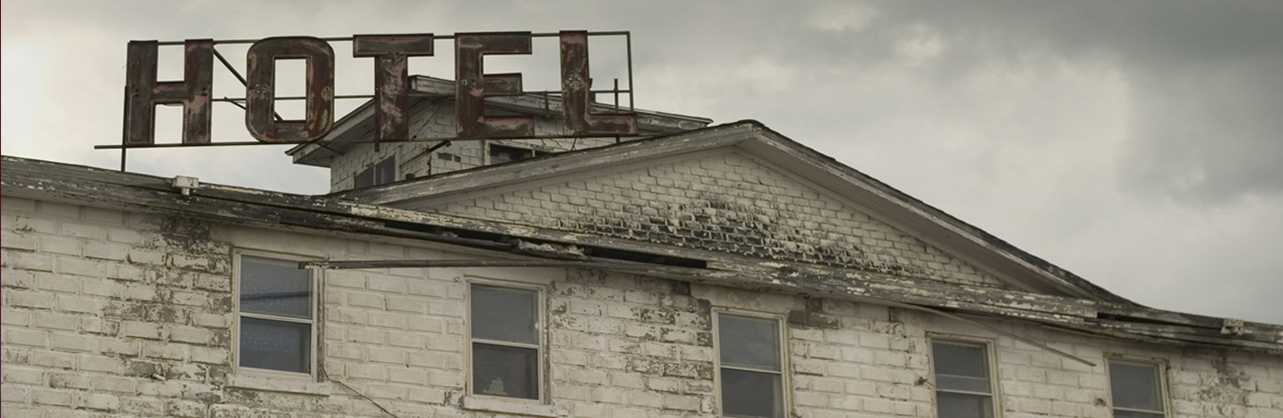 Travelers Share The Hotel Stays That Ruined Their Vacation - RoughMaps ...