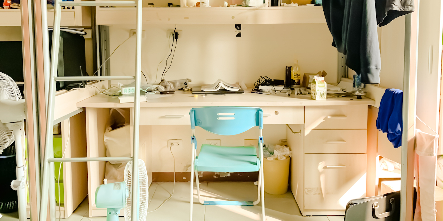 College Students Share Their Nightmare Freshman Roommate Stories ...